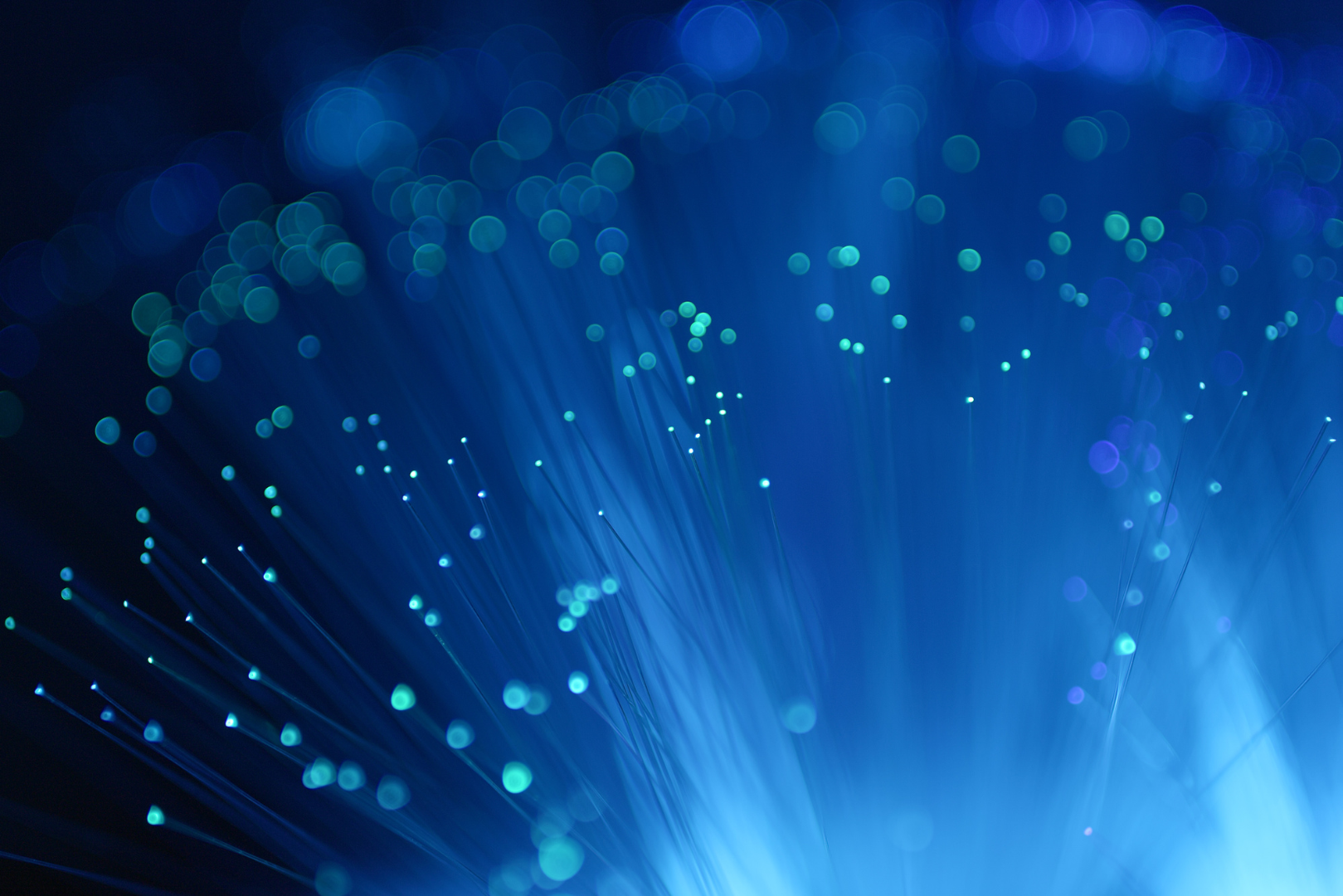 Advancements in AI and Fiber Optics Transform Data Center Communication ...