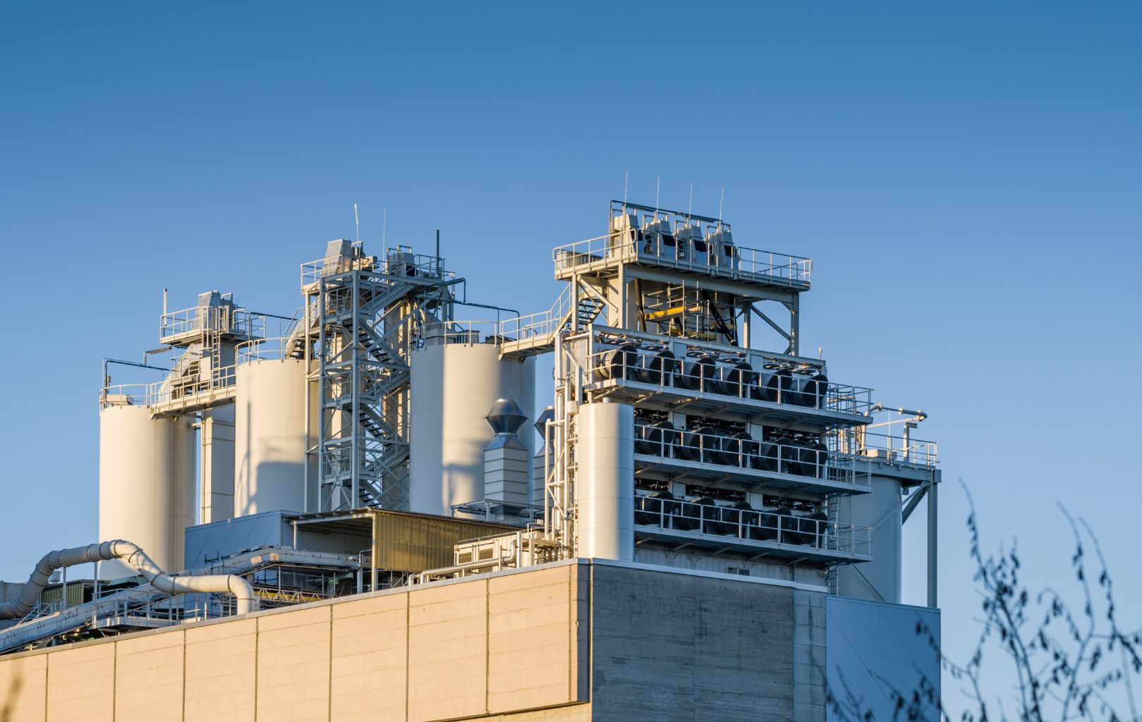 Iceland Launched the World’s Largest Direct Air Capture Plant - Modern ...