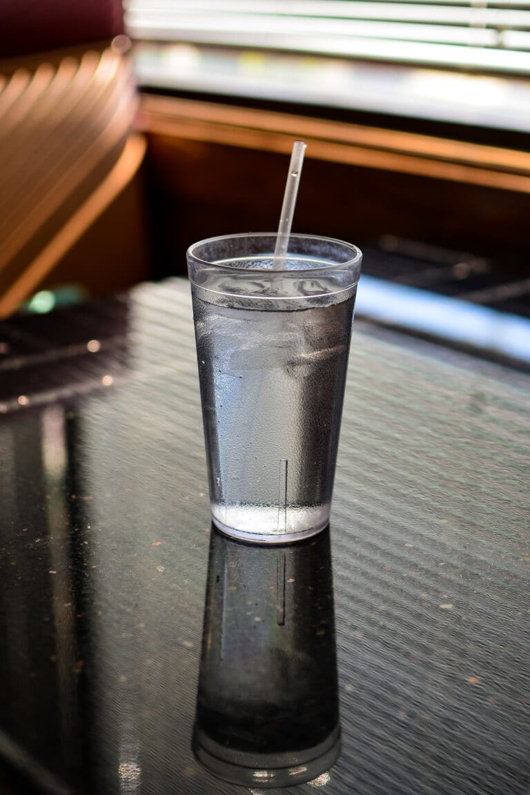 Why Your Straw Looks Odd In a Glass of Water - Modern Sciences